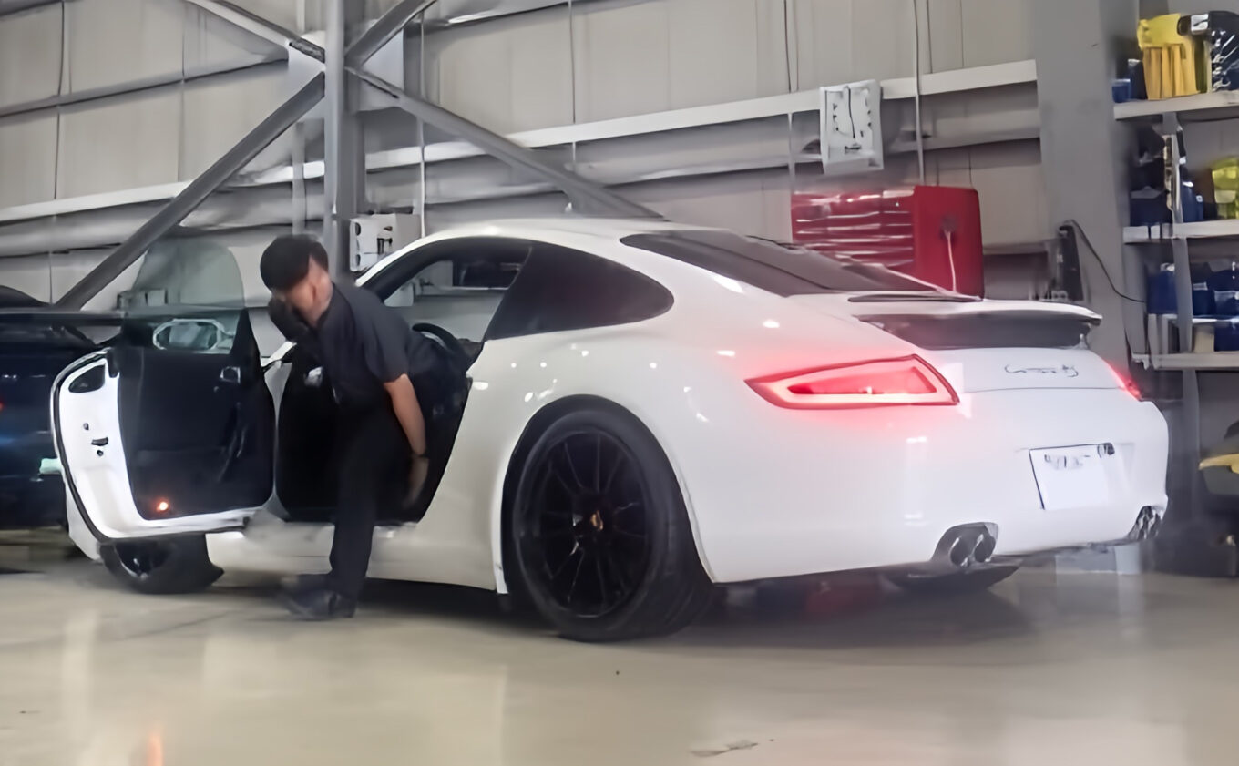 【ポルシェ997カレラ4S】納車前のWチェック | ポルシェ専門店・修理販売Jスクエア