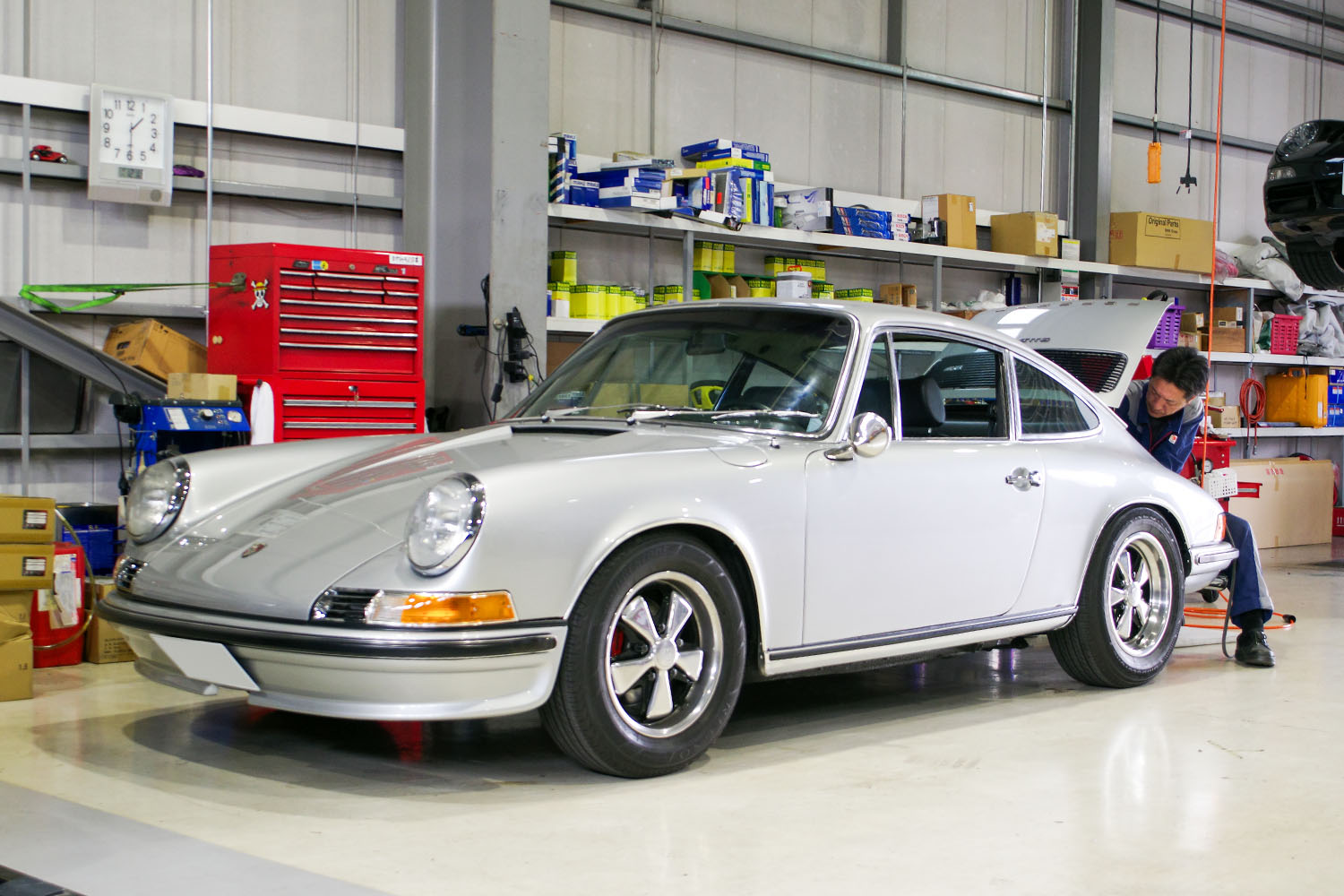 ナローポルシェ。まずはコックピットを好みの仕様に｜タイプ901 ポルシェ 911S 2.7 | ポルシェ専門店・修理販売Jスクエア